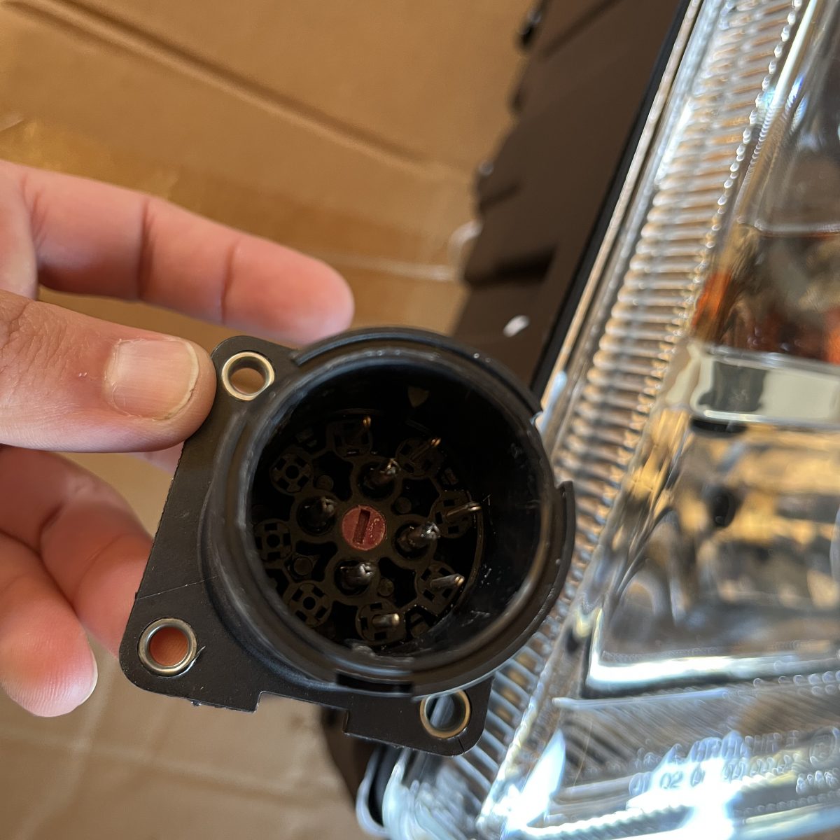 PARACHOQUE CENTRAL VOLVO FMX - Importadora de repuestos Jormat